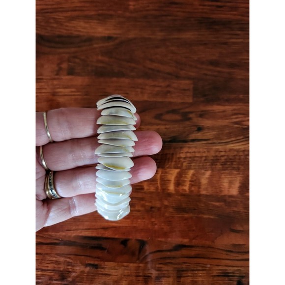 Estate | Jewelry | Vintage Shell Stretch Bracelet Shiney Seashells ...